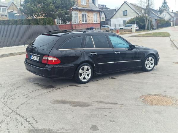 Mercedes-Benz E 320 2003 in Telschi, with an engine capacity of 3.20 L and mileage of 350 thousand km for 1000 €, photo 4 on AUTOMOTO.COM.LV