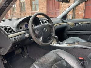 Mercedes-Benz E 320 2003 Cēsis, ar dzinēja tilpumu 3.20 L un nobraukumu 382 tūkst. km par 2490 €, foto 15 vietnē AUTOMOTO.COM.LV
