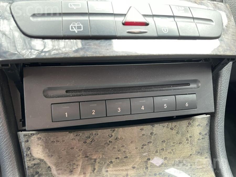 Mercedes-Benz E 320 2003 Cēsis, ar dzinēja tilpumu 3.20 L un nobraukumu 382 tūkst. km par 2490 €, foto 20 vietnē AUTOMOTO.COM.LV