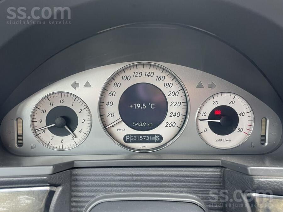 Mercedes-Benz E 320 2003 Cēsis, ar dzinēja tilpumu 3.20 L un nobraukumu 382 tūkst. km par 2490 €, foto 23 vietnē AUTOMOTO.COM.LV