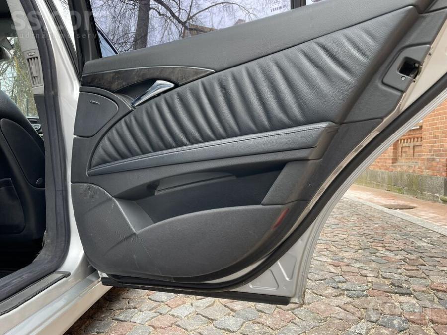 Mercedes-Benz E 320 2003 Cēsis, ar dzinēja tilpumu 3.20 L un nobraukumu 382 tūkst. km par 2490 €, foto 29 vietnē AUTOMOTO.COM.LV