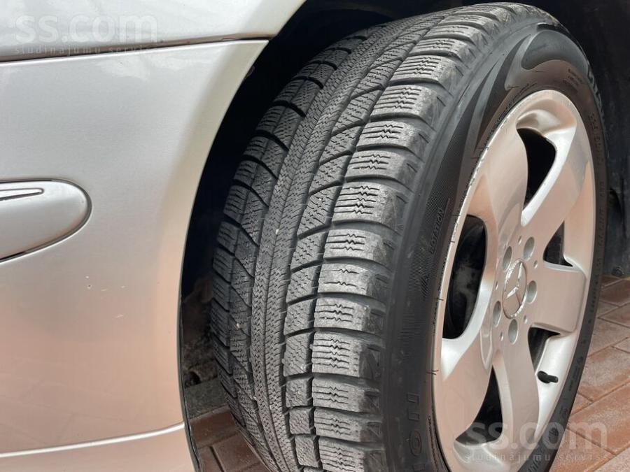 Mercedes-Benz E 320 2003 Cēsis, ar dzinēja tilpumu 3.20 L un nobraukumu 382 tūkst. km par 2490 €, foto 31 vietnē AUTOMOTO.COM.LV