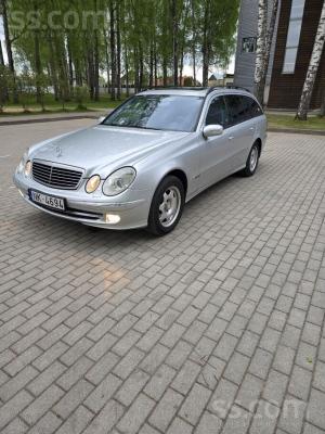 Mercedes-Benz E 320 2004 Ogre, ar dzinēja tilpumu 3.20 L un nobraukumu 337 tūkst. km par 4500 €, foto  vietnē AUTOMOTO.COM.LV