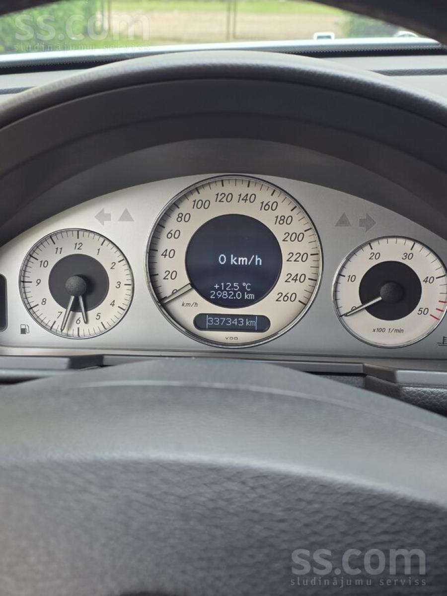 Mercedes-Benz E 320 2004 Ogre, ar dzinēja tilpumu 3.20 L un nobraukumu 337 tūkst. km par 4500 €, foto 16 vietnē AUTOMOTO.COM.LV