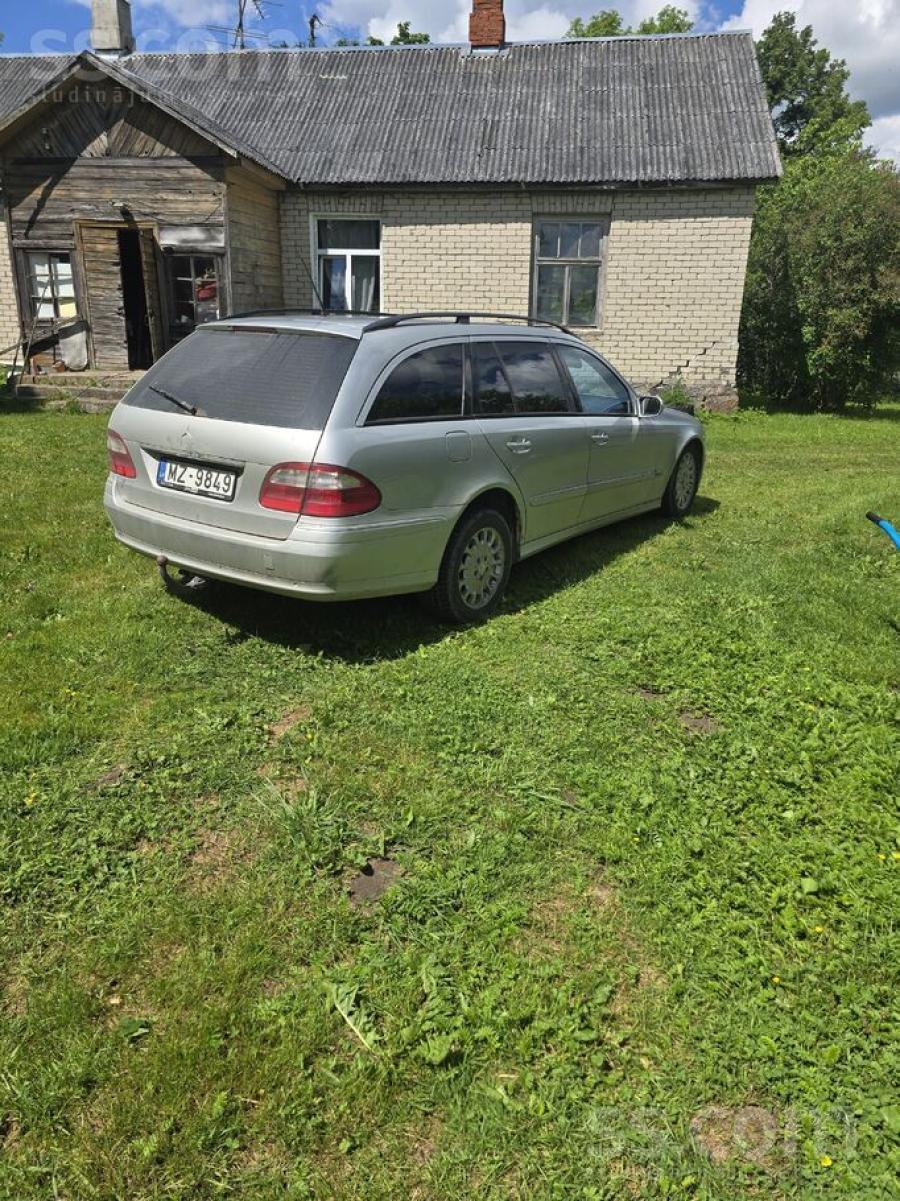 Мерседес Е 320 2004 в Балви, объемом двигателя 3.20 л и пробегом 633 тыс. км за 2250 €, фото 4 на AUTOMOTO.COM.LV
