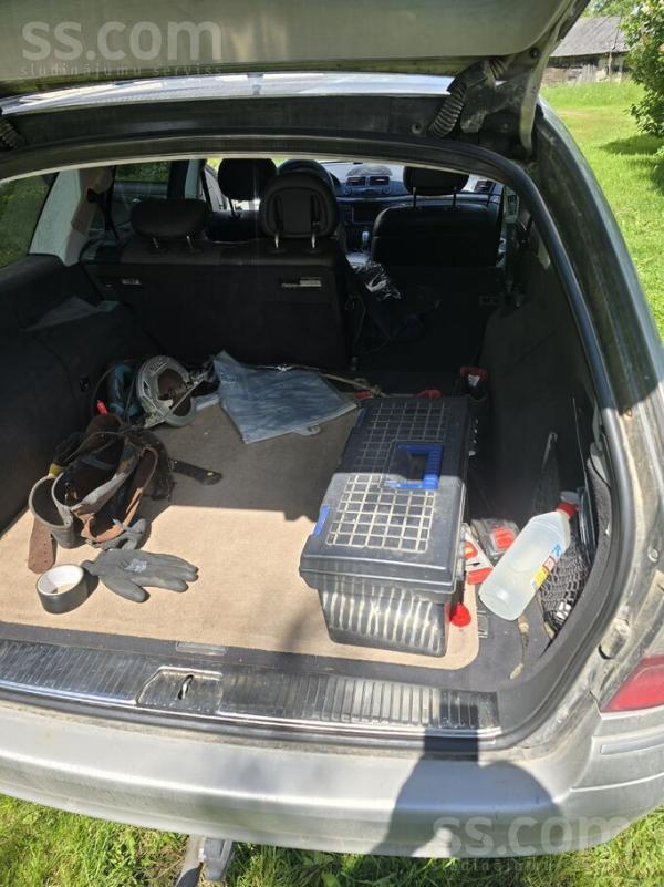 Mercedes-Benz E 320 2004 Balvi, ar dzinēja tilpumu 3.20 L un nobraukumu 633 tūkst. km par 2250 €, foto 8 vietnē AUTOMOTO.COM.LV