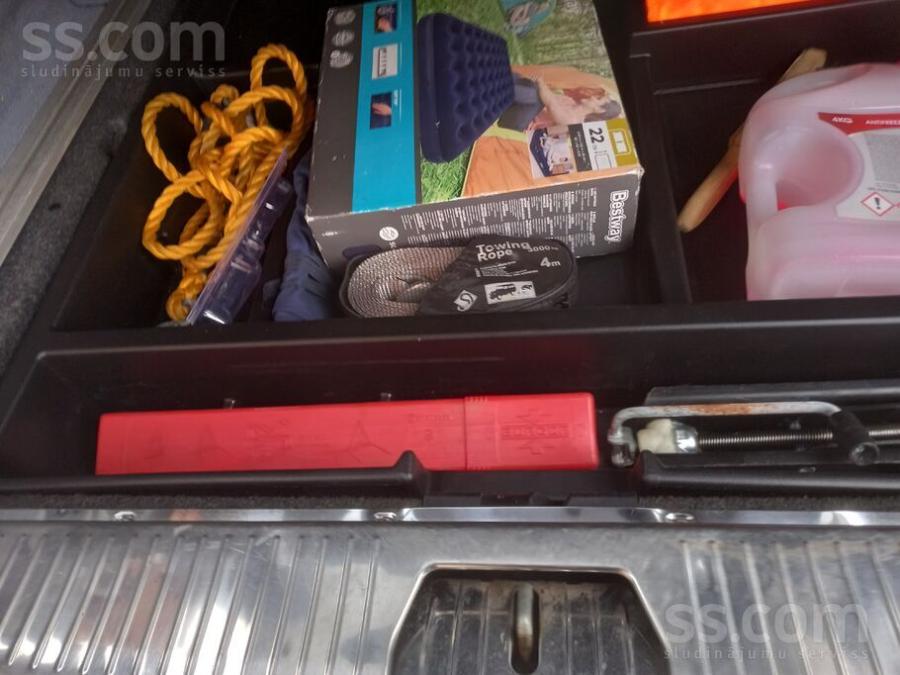 Mercedes-Benz E 320 2004 Rīga, ar dzinēja tilpumu 3.20 L un nobraukumu 347 tūkst. km par 3300 €, foto 15 vietnē AUTOMOTO.COM.LV