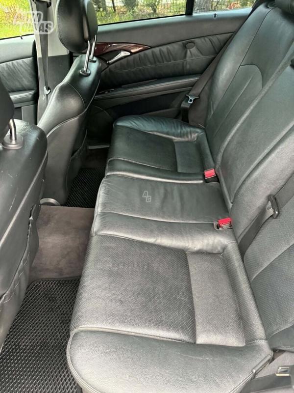 Mercedes-Benz E 320 2004 in Kaunas, with an engine capacity of 3.20 L and mileage of 413 thousand km for 1250 €, photo 9 on AUTOMOTO.COM.LV