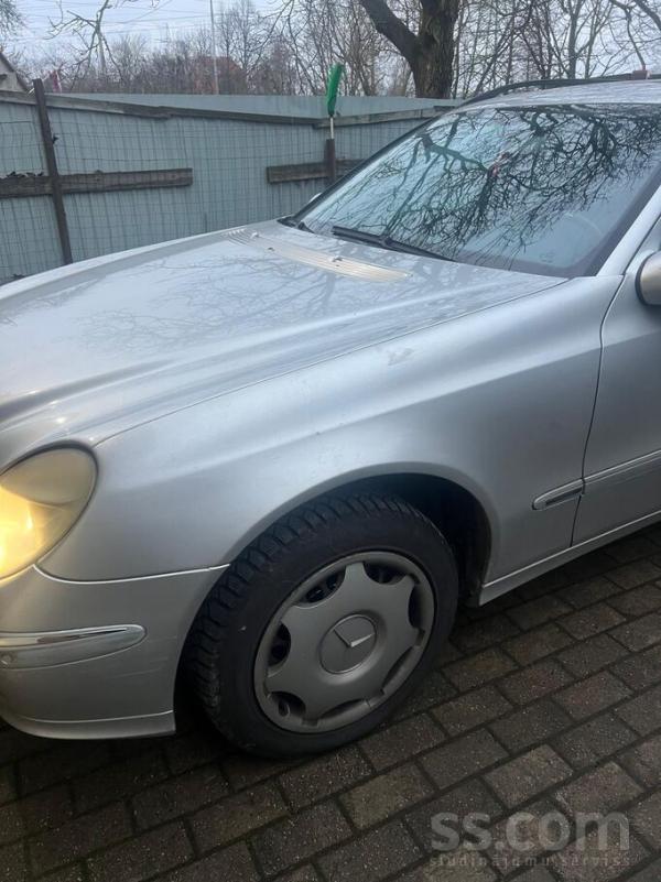 Mercedes-Benz E 320 2005 Rīga, ar dzinēja tilpumu 3.00 L un nobraukumu 372 tūkst. km par 1300 €, foto 2 vietnē AUTOMOTO.COM.LV