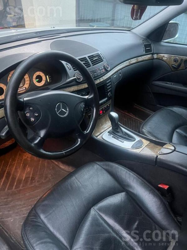 Mercedes-Benz E 320 2005 Rīga, ar dzinēja tilpumu 3.00 L un nobraukumu 372 tūkst. km par 1300 €, foto 6 vietnē AUTOMOTO.COM.LV