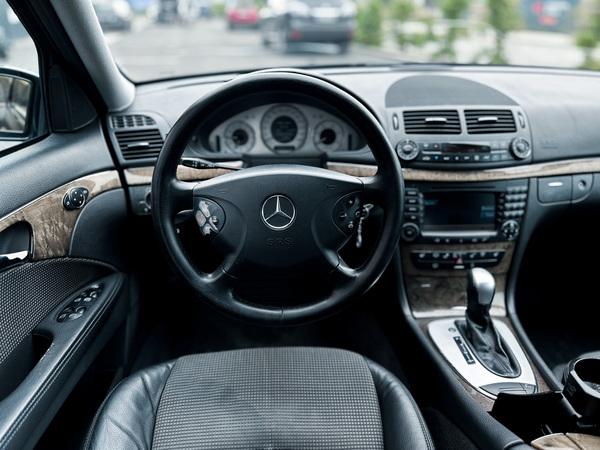 Мерседес Е 320 2005 в Таллин, объемом двигателя 3.00 л и пробегом 400 тыс. км за 2399 €, фото 7 на AUTOMOTO.COM.LV