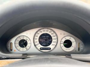 Mercedes-Benz E 320 2005 in Silute, with an engine capacity of 3.20 L and mileage of 430 thousand km for 1350 €, photo 17 on AUTOMOTO.COM.LV