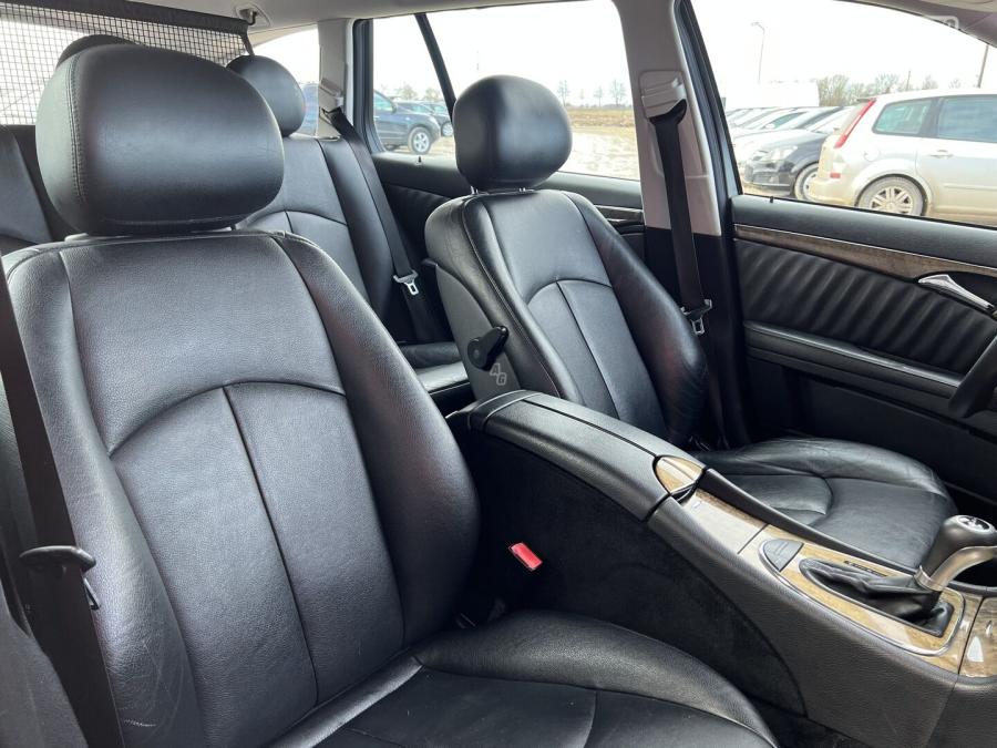Mercedes-Benz E 320 2007 in Kaunas, with an engine capacity of 3.00 L and mileage of 327 thousand km for 2499 €, photo 15 on AUTOMOTO.COM.LV