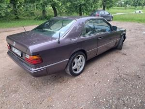 Violet Mercedes-Benz E 320 1994 in Jelgava, with an engine capacity of 3.20 L and mileage of 355 thousand km for 6000 €, photo 4 on AUTOMOTO.COM.LV