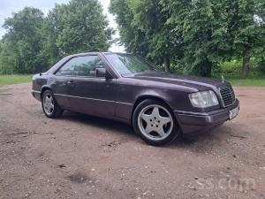 Violet Mercedes-Benz E 320 1994 in Jelgava, with an engine capacity of 3.20 L and mileage of 355 thousand km for 6000 €, photo 5 on AUTOMOTO.COM.LV