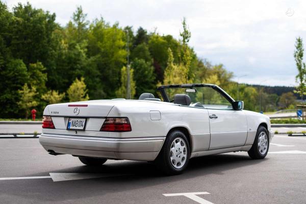 White Mercedes-Benz E 320 1995 in Vilnius, with an engine capacity of 3.20 L and mileage of 260 thousand km for 14000 €, photo 5 on AUTOMOTO.COM.LV
