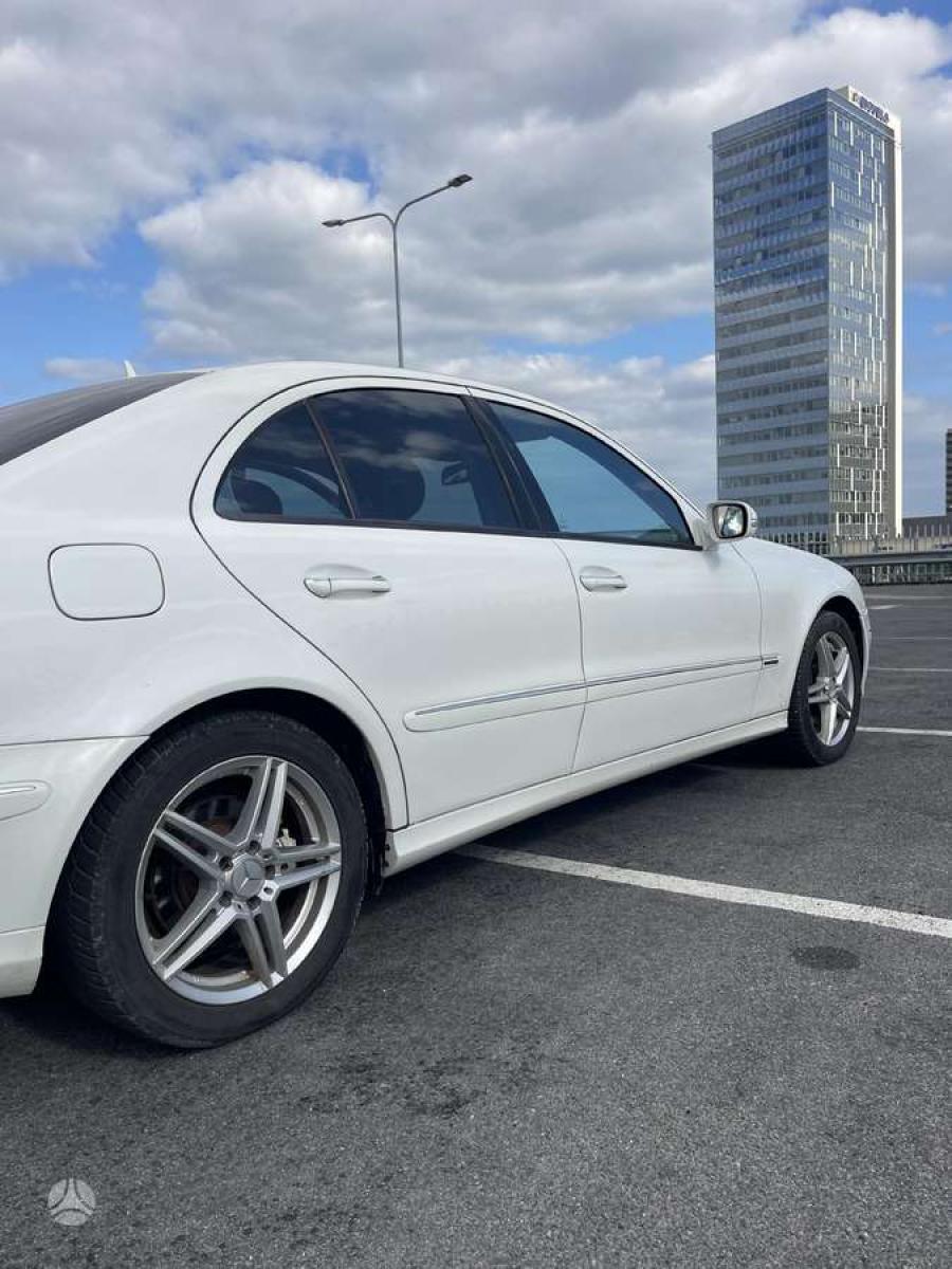 Balts Mercedes-Benz E 320 2007 Viļņa, ar dzinēja tilpumu 3.00 L un nobraukumu 360 tūkst. km par 3700 €, foto 6 vietnē AUTOMOTO.COM.LV
