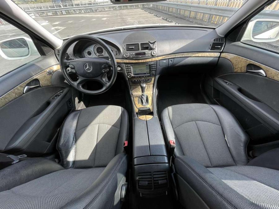 Balts Mercedes-Benz E 320 2007 Viļņa, ar dzinēja tilpumu 3.00 L un nobraukumu 360 tūkst. km par 3700 €, foto 8 vietnē AUTOMOTO.COM.LV