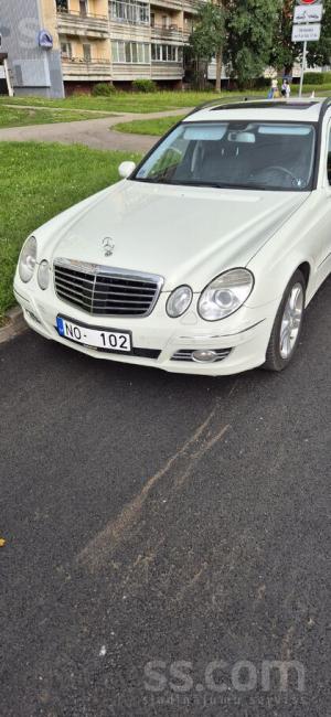 White Mercedes-Benz E 320 2007 in Riga, with an engine capacity of 3.00 L and mileage of 355 thousand km for 3900 €, photo  on AUTOMOTO.COM.LV