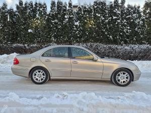 Yellow Mercedes-Benz E 320 2003 in Silute, with an engine capacity of 3.20 L and mileage of 202 thousand km for 2600 €, photo 4 on AUTOMOTO.COM.LV