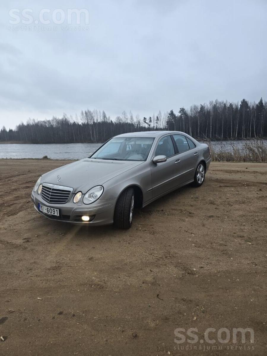 Желтый Мерседес Е 320 2003 в Балви, объемом двигателя 3.20 л и пробегом 256 тыс. км за 2700 €, фото 3 на AUTOMOTO.COM.LV