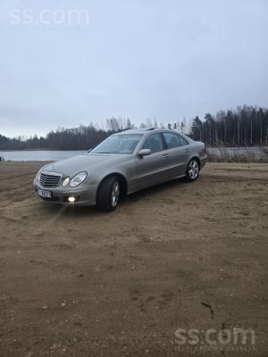 Желтый Мерседес Е 320 2003 в Балви, объемом двигателя 3.20 л и пробегом 256 тыс. км за 2700 €, фото 4 на AUTOMOTO.COM.LV