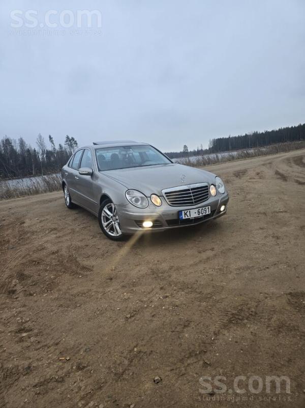 Желтый Мерседес Е 320 2003 в Балви, объемом двигателя 3.20 л и пробегом 256 тыс. км за 2700 €, фото 4 на AUTOMOTO.COM.LV