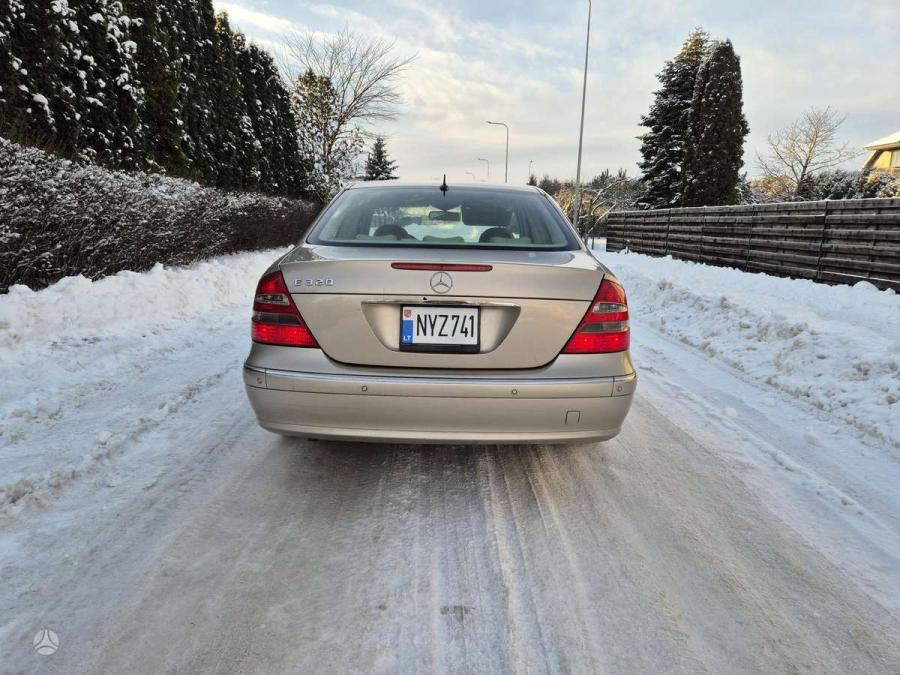 Dzeltens Mercedes-Benz E 320 2004 Šilutė, ar dzinēja tilpumu 3.20 L un nobraukumu 200 tūkst. km par 2600 €, foto 7 vietnē AUTOMOTO.COM.LV