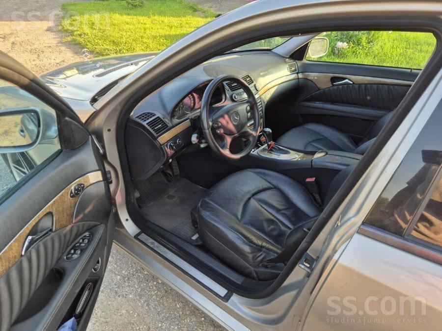 Yellow Mercedes-Benz E 320 2006 in Daugavpils, with an engine capacity of 3.00 L and mileage of 371 thousand km for 4500 €, photo 6 on AUTOMOTO.COM.LV