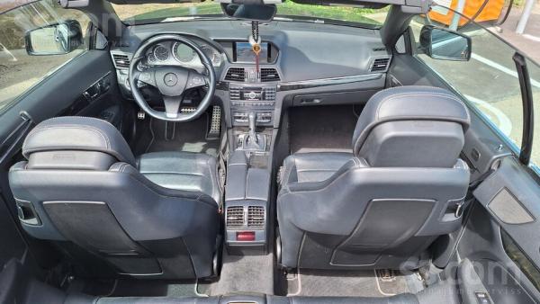 Black Mercedes-Benz E 350 2010 in Riga, with an engine capacity of 3.00 L and mileage of 178 thousand km for 14777 €, photo 8 on AUTOMOTO.COM.LV