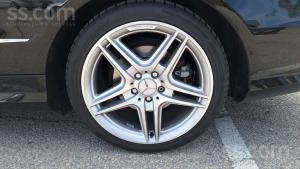 Black Mercedes-Benz E 350 2010 in Riga, with an engine capacity of 3.00 L and mileage of 178 thousand km for 14777 €, photo 18 on AUTOMOTO.COM.LV