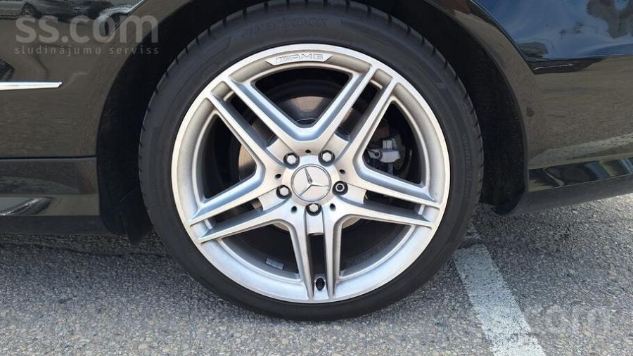 Black Mercedes-Benz E 350 2010 in Riga, with an engine capacity of 3.00 L and mileage of 178 thousand km for 14777 €, photo 18 on AUTOMOTO.COM.LV
