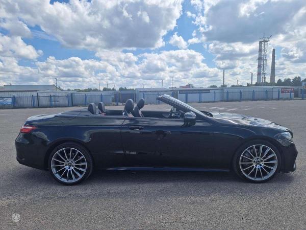 Black Mercedes-Benz E 350 2017 in Panevezys, with an engine capacity of 2.99 L and mileage of 300 thousand km for 26990 €, photo 3 on AUTOMOTO.COM.LV