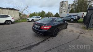 Black Mercedes-Benz E 350 2009 in Riga, with an engine capacity of 3.00 L and mileage of 297 thousand km for 6990 €, photo 7 on AUTOMOTO.COM.LV