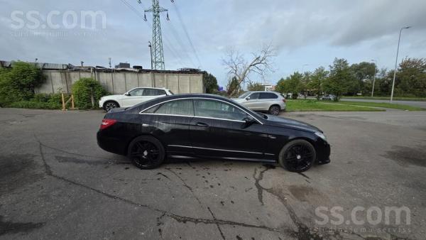 Melns Mercedes-Benz E 350 2009 Rīga, ar dzinēja tilpumu 3.00 L un nobraukumu 297 tūkst. km par 6990 €, foto 10 vietnē AUTOMOTO.COM.LV