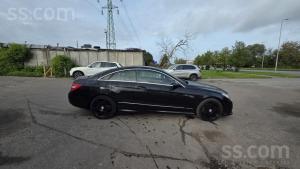Black Mercedes-Benz E 350 2009 in Riga, with an engine capacity of 3.00 L and mileage of 297 thousand km for 6990 €, photo 10 on AUTOMOTO.COM.LV