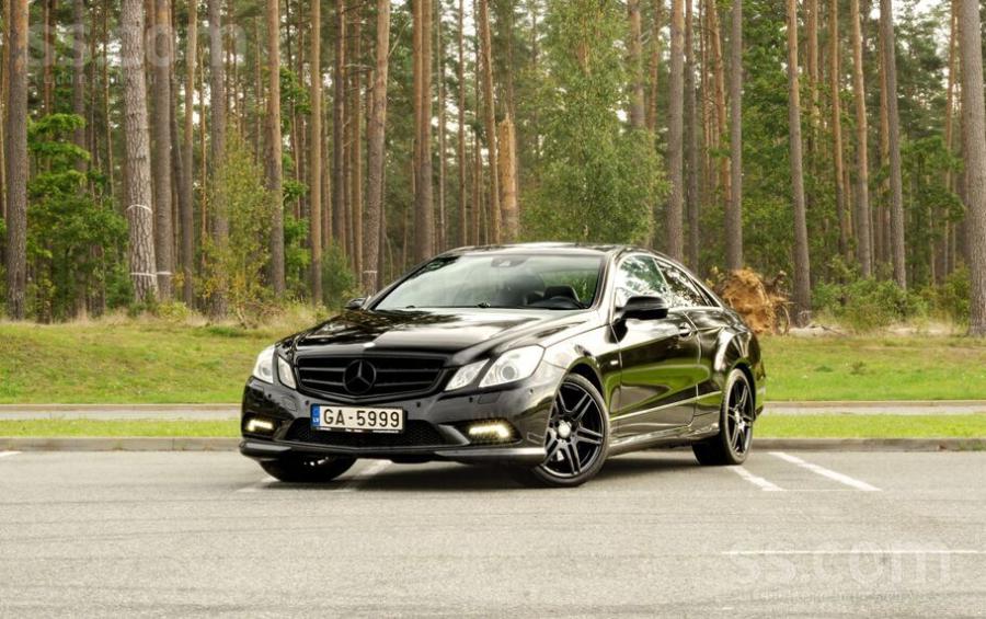 Black Mercedes-Benz E 350 2009 in Riga, with an engine capacity of 3.00 L and mileage of 297 thousand km for 6990 €, photo 1 on AUTOMOTO.COM.LV