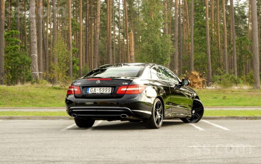 Black Mercedes-Benz E 350 2009 in Riga, with an engine capacity of 3.00 L and mileage of 297 thousand km for 6990 €, photo 7 on AUTOMOTO.COM.LV