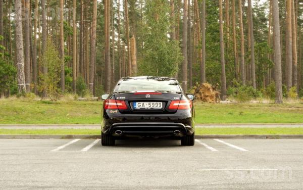 Черный Мерседес E 350 2009 в Рига, объемом двигателя 3.00 л и пробегом 297 тыс. км за 6990 €, фото 8 на AUTOMOTO.COM.LV
