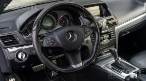 Black Mercedes-Benz E 350 2009 in Riga, with an engine capacity of 3.00 L and mileage of 297 thousand km for 6990 €, photo 13 on AUTOMOTO.COM.LV