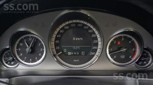 Black Mercedes-Benz E 350 2009 in Riga, with an engine capacity of 3.00 L and mileage of 297 thousand km for 6990 €, photo 18 on AUTOMOTO.COM.LV