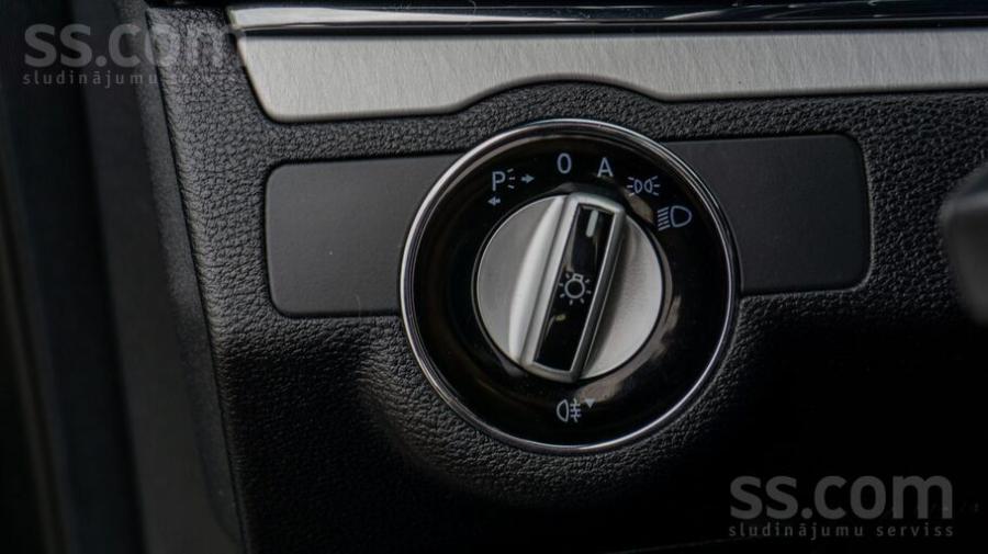 Black Mercedes-Benz E 350 2009 in Riga, with an engine capacity of 3.00 L and mileage of 297 thousand km for 6990 €, photo 21 on AUTOMOTO.COM.LV