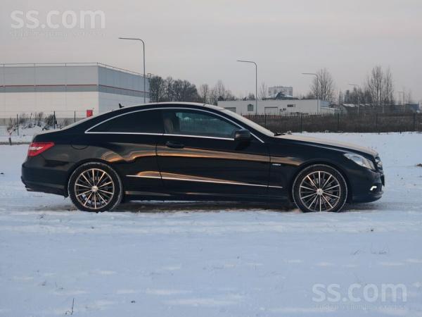 Melns Mercedes-Benz E 350 2010 Rīga, ar dzinēja tilpumu 3.00 L un nobraukumu 310 tūkst. km par 9890 €, foto 5 vietnē AUTOMOTO.COM.LV