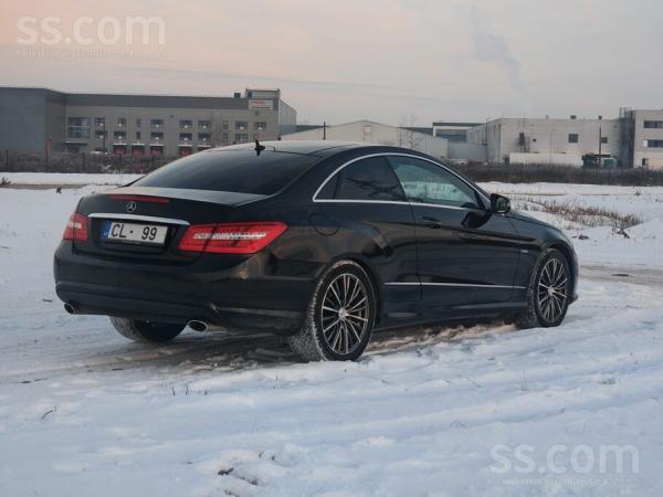 Melns Mercedes-Benz E 350 2010 Rīga, ar dzinēja tilpumu 3.00 L un nobraukumu 310 tūkst. km par 9890 €, foto 6 vietnē AUTOMOTO.COM.LV