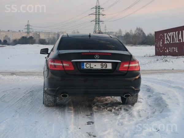 Melns Mercedes-Benz E 350 2010 Rīga, ar dzinēja tilpumu 3.00 L un nobraukumu 310 tūkst. km par 9890 €, foto 9 vietnē AUTOMOTO.COM.LV
