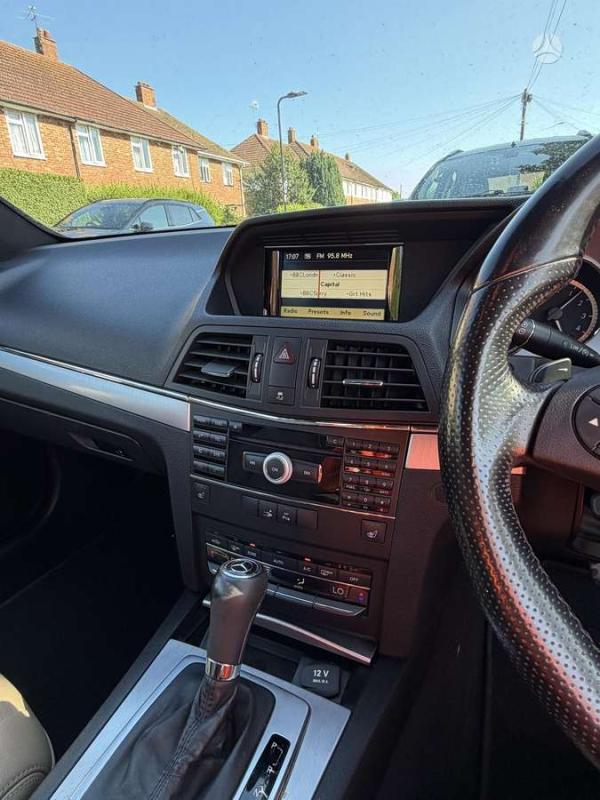 Black Mercedes-Benz E 350 2010 in Kaunas, with an engine capacity of 3.00 L and mileage of 287 thousand km for 3750 €, photo 10 on AUTOMOTO.COM.LV