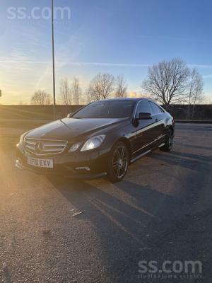 Melns Mercedes-Benz E 350 2010 Rīga, ar dzinēja tilpumu 3.00 L un nobraukumu 360 tūkst. km par 3650 €, foto 3 vietnē AUTOMOTO.COM.LV