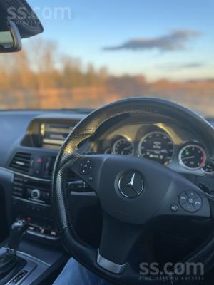 Melns Mercedes-Benz E 350 2010 Rīga, ar dzinēja tilpumu 3.00 L un nobraukumu 360 tūkst. km par 3650 €, foto 6 vietnē AUTOMOTO.COM.LV