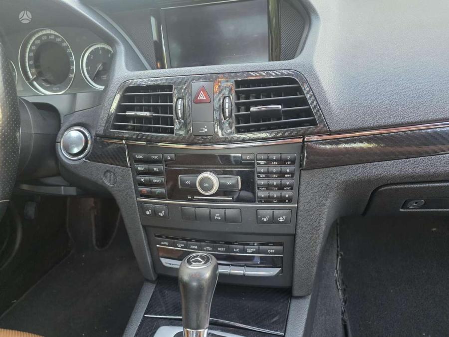 Melns Mercedes-Benz E 350 2010 Viļņa, ar dzinēja tilpumu 3.00 L un nobraukumu 285 tūkst. km par 4700 €, foto 7 vietnē AUTOMOTO.COM.LV