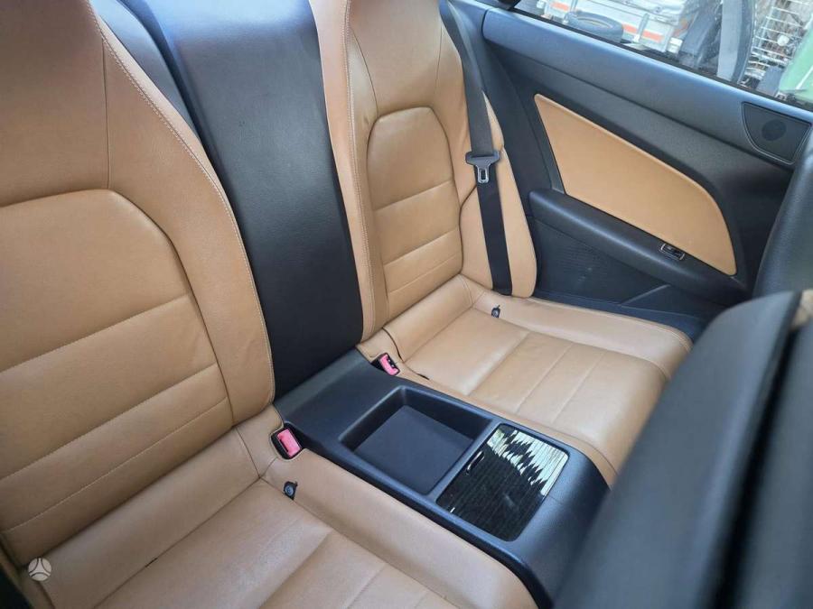 Melns Mercedes-Benz E 350 2010 Viļņa, ar dzinēja tilpumu 3.00 L un nobraukumu 285 tūkst. km par 4700 €, foto 8 vietnē AUTOMOTO.COM.LV